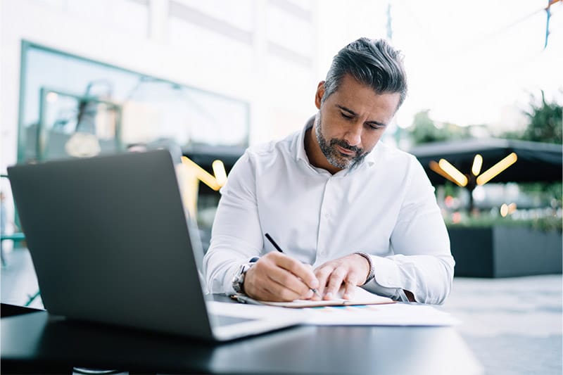 What Is Field Sales? The Ultimate Guide for Success in 2025