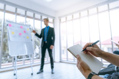 20 Inside Sales Tips That Will Grow Your Sales Pipeline in 2025