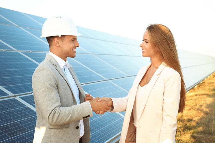 20 Solar Sales Tips to Win More Business in 2025